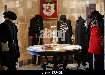 Offers uniforms the Knights of Malta Stock Photo - Alamy