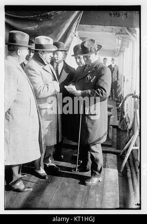 A portrait of the renowned Italian tenor Enrico Caruso, known for his ...