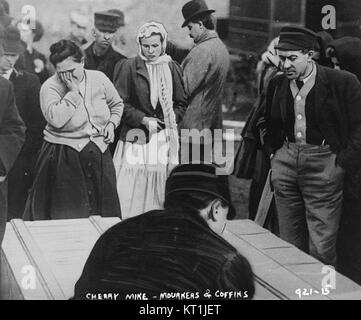 Cherry Mine disaster, mourners and coffins; English: Cherry Mine ...