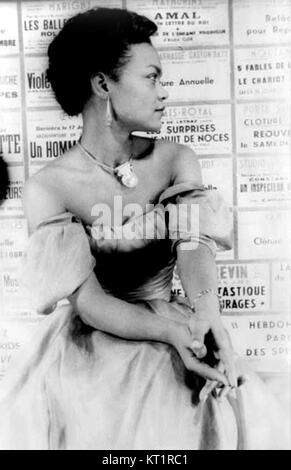American singer and actress Eartha Kitt (1927-2008) with TV interviewer ...
