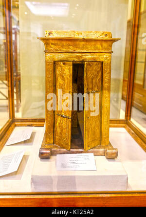 Gilded wooden statue of King Tutankhamun. 1326 BC From the tomb of King ...