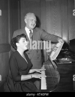 Judy Garland, an iconic American actress and singer, performed at the ...