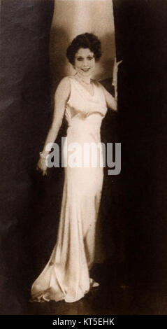 Annette Hanshaw, a famous American singer from the 1920s, appears on ...