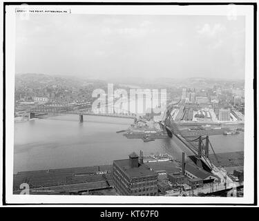 The Allegheny and Monongahela Rivers form the Ohio River in Pittsburgh ...