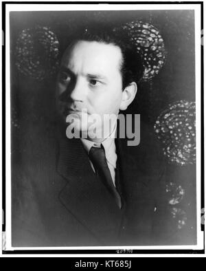 1937 : Portrait of american writer THOMAS WOLFE ( 1900 - 1938 ) . Photo ...