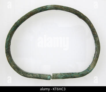 The armlet, from the MET collection, is an ancient piece of jewelry ...