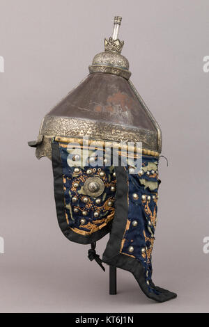 A piece of armor from the Metropolitan Museum of Art collection ...