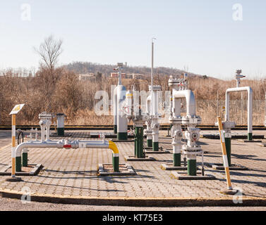 Control station and gas pipe line junction. Pipe , tank and valve Stock ...