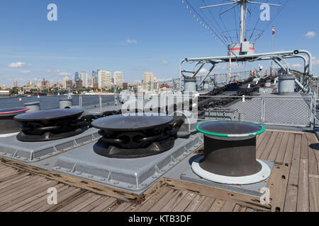 Anchor chains on the Battleship USS New Jersey Stock Photo - Alamy