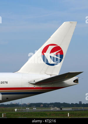 B 2076 China Cargo Airlines Boeing 777 F6N cn 37711, taxiing 22july2013 ...