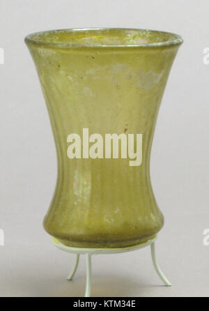 Bell- Beaker culture. Bronze Age. 2900-1800 BC. Beaker pottery. Vessel ...