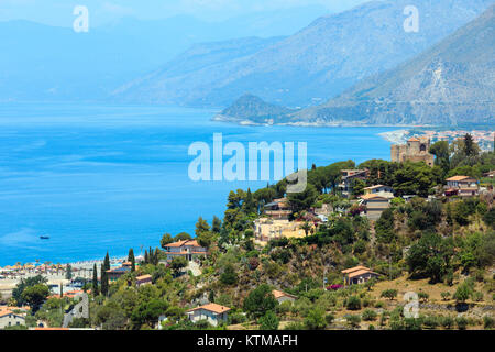 Beautiful Calabrian Tyrrhenian sea coastline landscape and small rocky ...