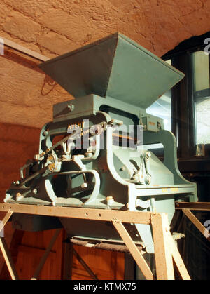 The Avery Bascule is a type of bridge mechanism used in transportation ...