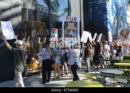 Mena Suvari marches in an anti-fur protest during 'Fur-Free Friday ...