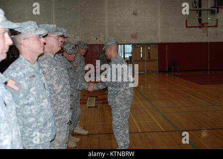 Niskayuna- Soldiers of E Company 427th Brigade Support Command receive ...
