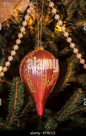 Christmas house and Christmas tree on a pink background. Christmas (New ...