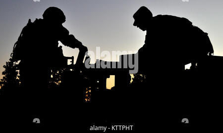 Soldiers of the Personal Security Detachment, 37th Infantry Brigade ...