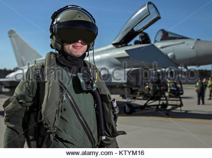 Pilot and co-pilot on a Royal Navy Sea King Mk4 Helicopter Stock Photo ...