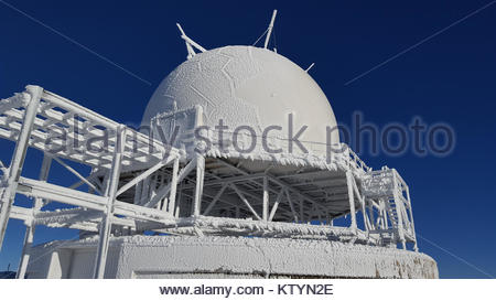 Military radar from cold war era, side view Stock Photo: 77889638 - Alamy