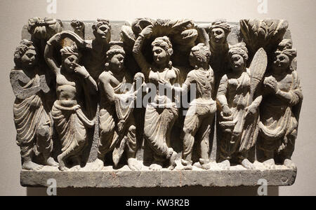 This Gandharan sculpture, dating from the 2nd-3rd century AD, depicts ...