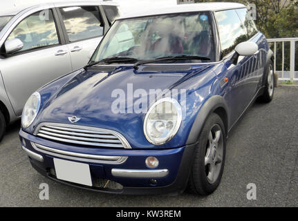 The BMW MINI Cooper (R50) is a compact car known for its distinctive ...