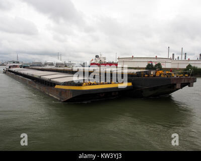 Bonanza ENI 02320254 is a vessel pushing Savanna VII ENI 02321758 & ENI ...