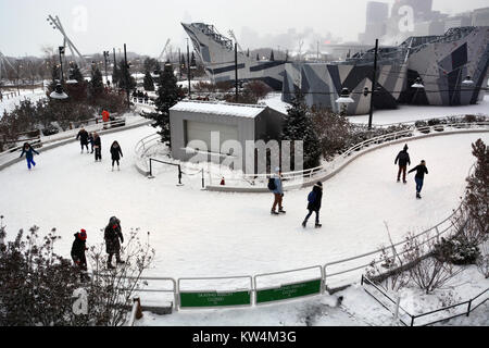 Ice skating ribbon. Maggie Daley Park, Chicago, Illinois Stock Photo ...