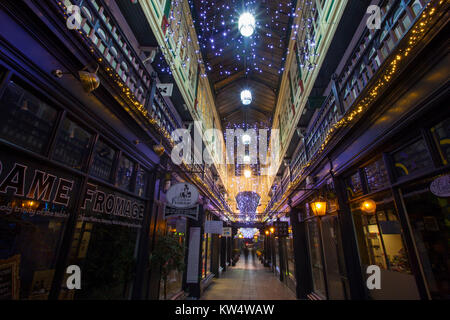 Cardiff Castle at night with Christmas lights / decorations and traffic ...