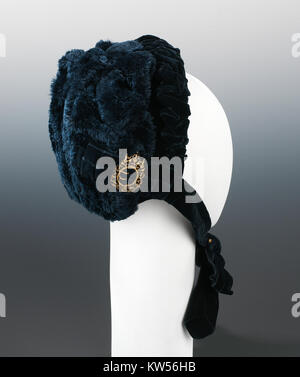 The bonnet in the Metropolitan Museum of Art's collection (69.108.90 CP ...