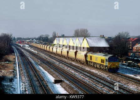 An ARC owned class 59 diesel locomotive number 59104 'Village of Great ...