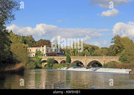 The Batheaston toll bridge over the river avon, near bath somerset ...