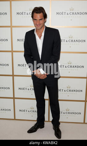 MELBOURNE, AUSTRALIA - JANUARY 09: Roger Federer arrives at the Moet ...