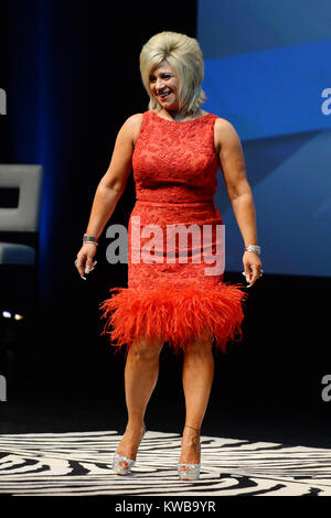 LONG ISLAND MEDIUM, l-r: Theresa Caputo, Victoria Caputo in '25 and ...