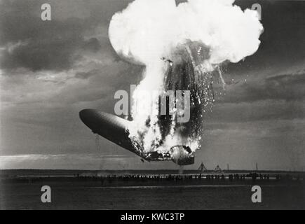 the airship Hindenburg in Lakehurst, New Jersey 1936 Stock Photo - Alamy