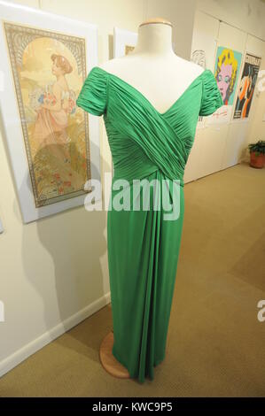 14 November 2014 - Beverly Hills, California - James Pickens. Arrivals ...