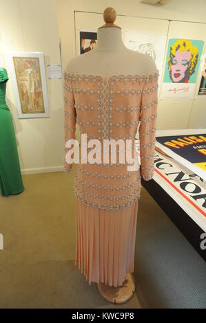 14 November 2014 - Beverly Hills, California - James Pickens. Arrivals ...