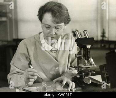 Barbara McClintock with Cold Spring Harbor Laboratory researchers, 1984 ...