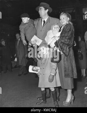 Gregory Peck with his family Actor Stock Photo - Alamy