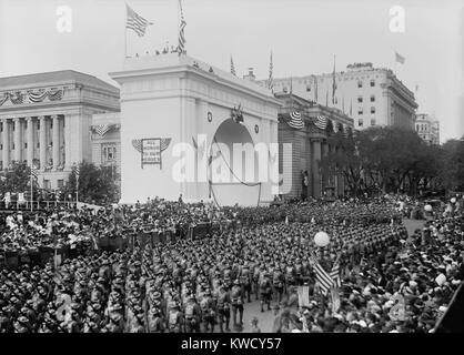 WWI Victory Celebration, New York City, USA, November 11, 1918 Stock ...