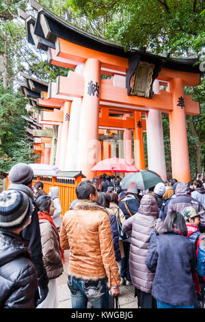 Crowds at Fushimi Inari Taisha Shrine in Kyoto, Japan Stock Photo - Alamy