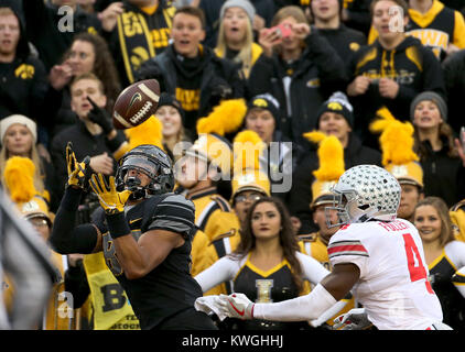 Iowa City, Iowa, USA. 4th Nov, 2017. Iowa's T.J. Hockenson makes the ...