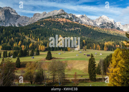 Fall foliage color in the Dolomite mountains near Padola, Belluno ...