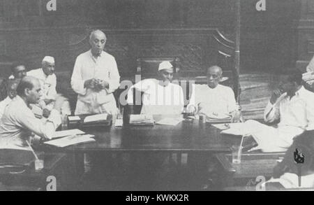 Jawaharlal Nehru addressing the constituent assembly in 1946 Stock Photo - Alamy