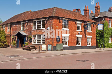Theale, The Bull Pub, Berkshire, England Stock Photo - Alamy