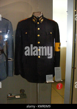 This image depicts a uniform worn by an officer of the Luftwaffe, the ...