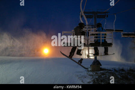 Andalusia, Iowa, USA. 4th Jan, 2017. Snow is seen being made along one ...