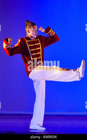 Hamburg, Germany. 05th Jan, 2018. The dancers Ellen Lindblad as Clara ...