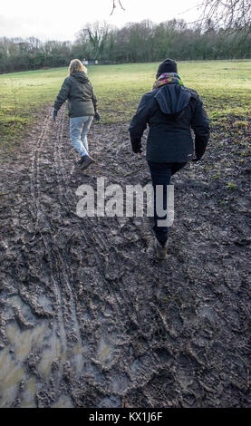 Kirkby in Ashfield, Nottinghamshire. 6th January, 2017. Walkers ...