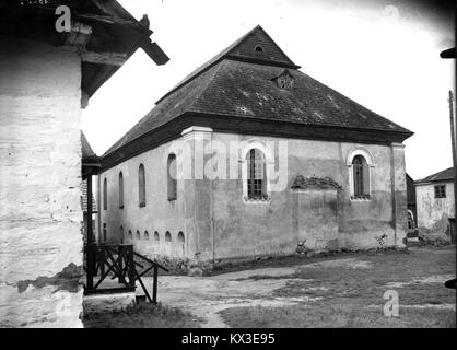 Dziarečynskaja Synagogue, a 20th-century Jewish religious building ...