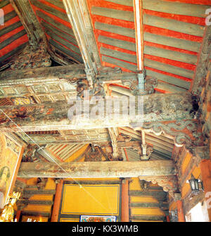 A photograph of a wooden ceiling in a traditional Korean Hanok ...